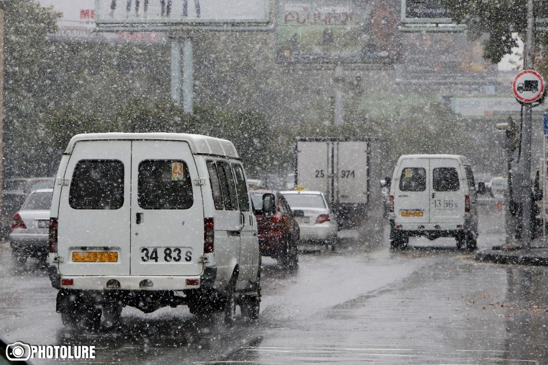 First snow in Yerevan – Photos – Public Radio of Armenia